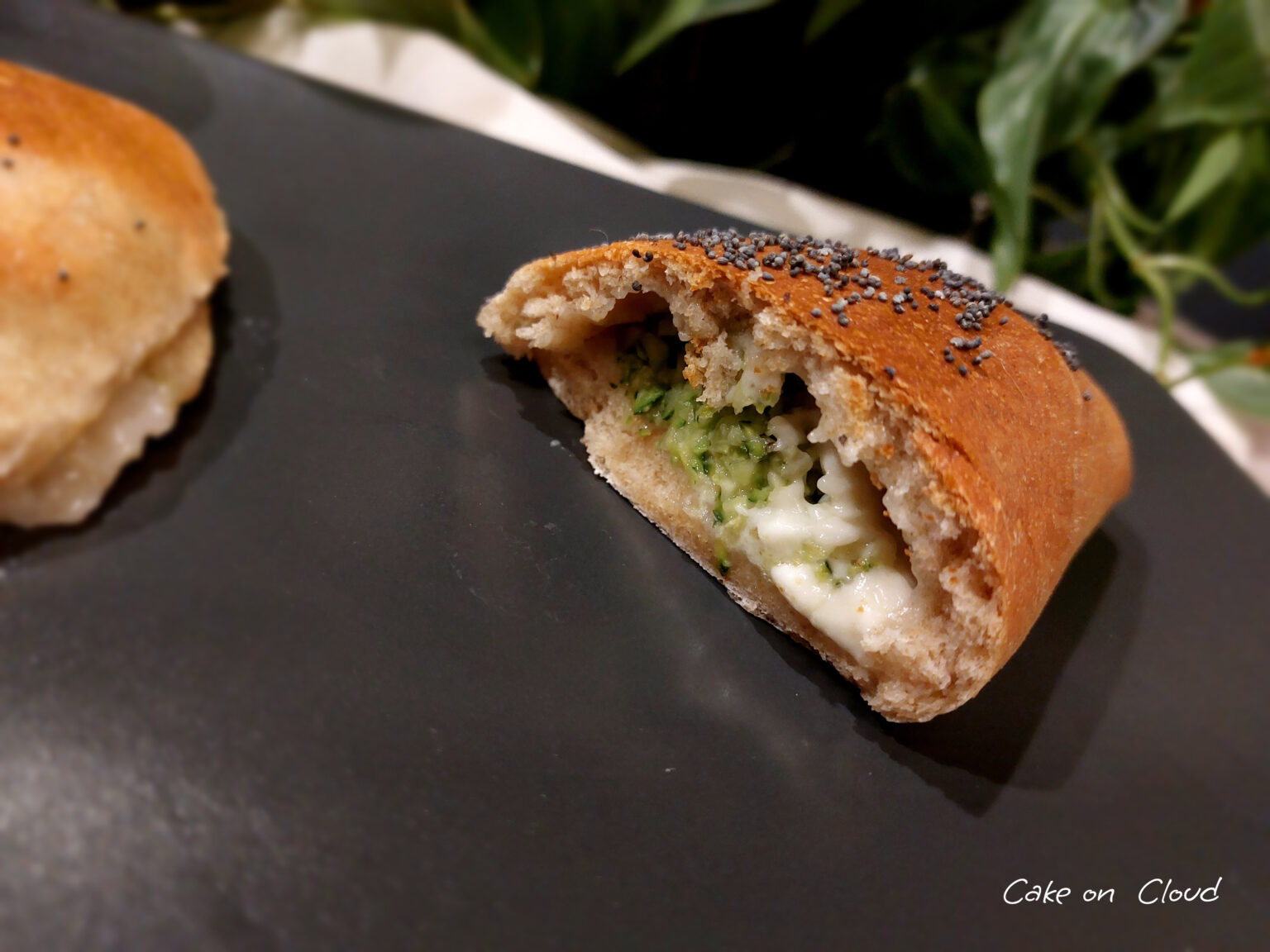 Calzoni siciliani con zucchine - vegetariani • Cake On Cloud